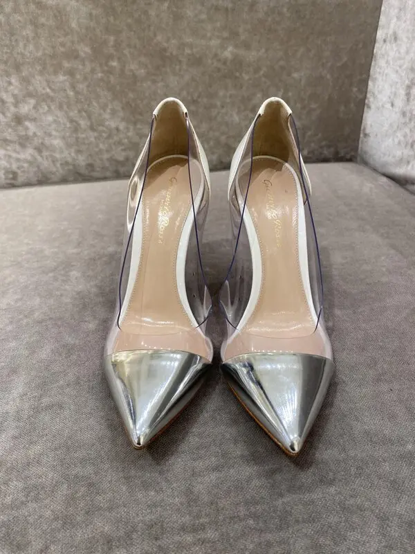 GIANVITO ROSSI Pointed High Heel Pumps - Nude