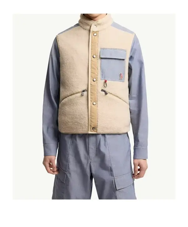Moncler Logo-patch Button-up Gilet - Light Beige