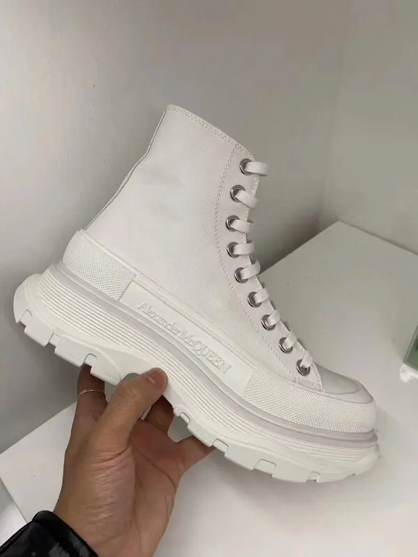 Alexander McQueen Tread Slick Boots - White