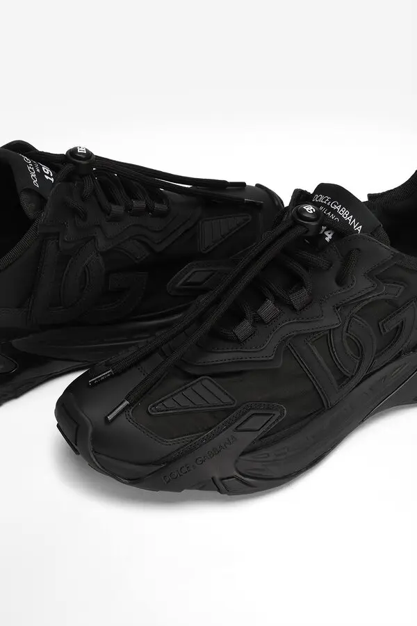 Dolce & Gabbana Dg Logo Patch Low-top Sneakers - Black