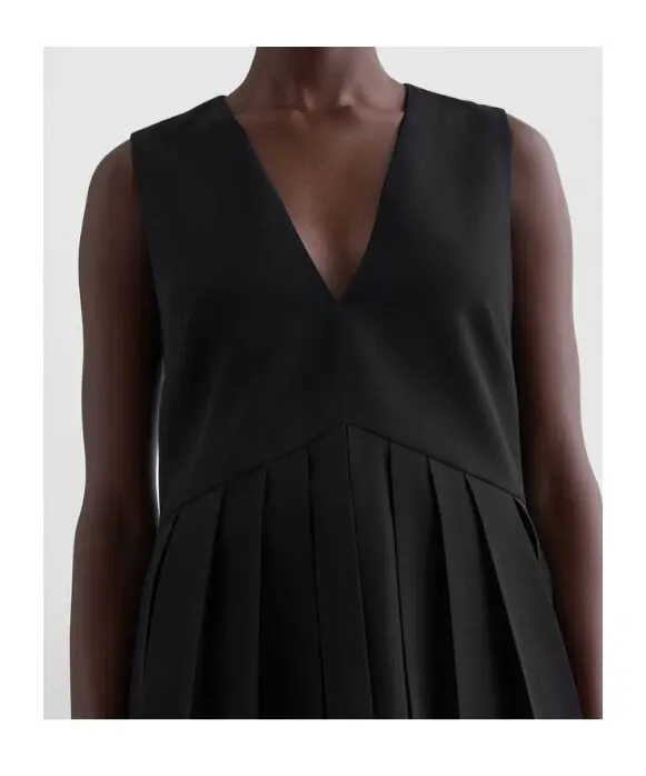 JIL SANDER Gabardine Pleated V-neck Sleeveless Top - Black
