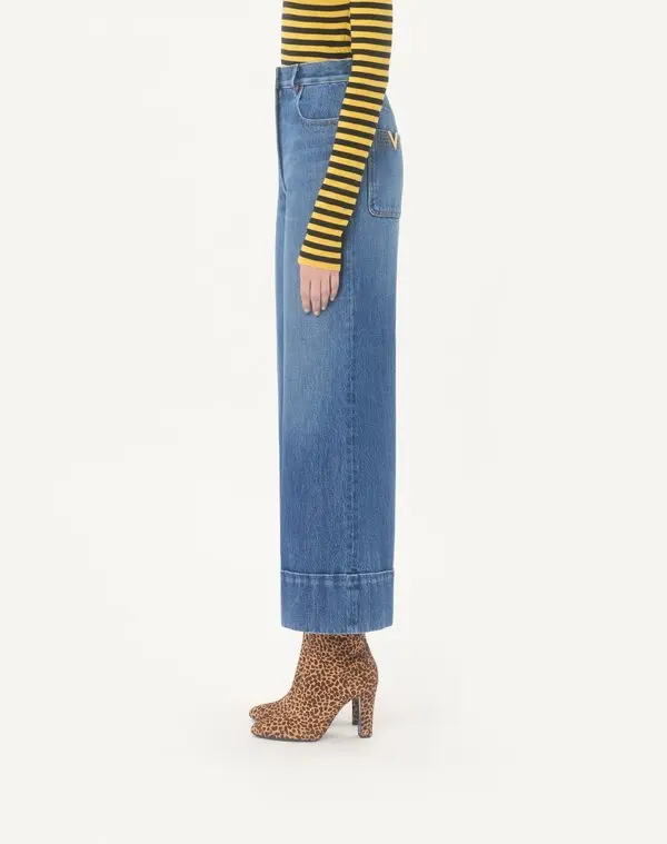 Valentino Garavani Logo Plaque Cropped Jeans - Medium Blue