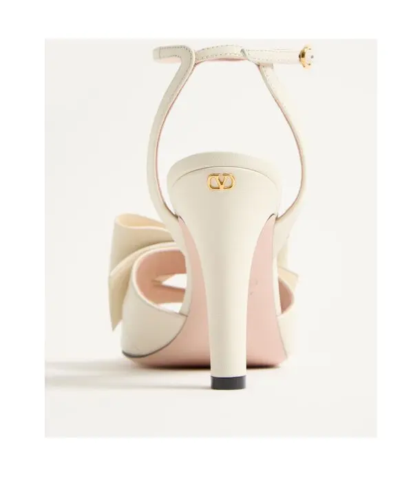 Valentino Garavani Bow Detailed Ankle-strapped Sandals - Ivory