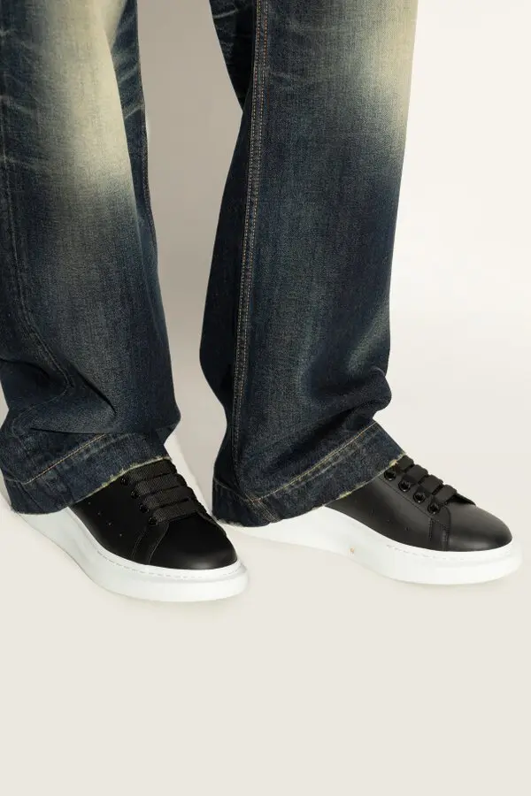 Alexander McQueen Studded Low-top Sneakers - Black