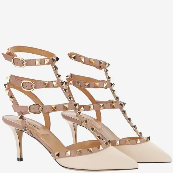 Valentino Garavani Rockstud Pointed Toe Pumps - Nude