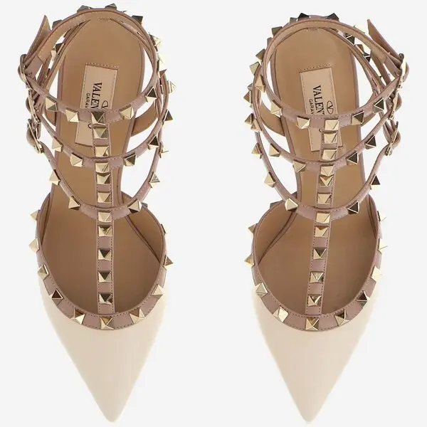 Valentino Garavani Rockstud Pointed Toe Pumps - Nude
