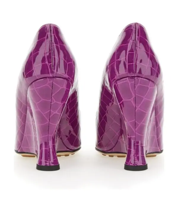 Bottega Veneta Embossed Punta Pumps