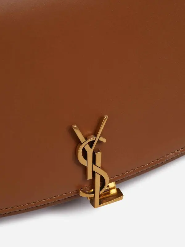 Saint Laurent Foldover Top Tote Bag With Logo Plaque - Camel