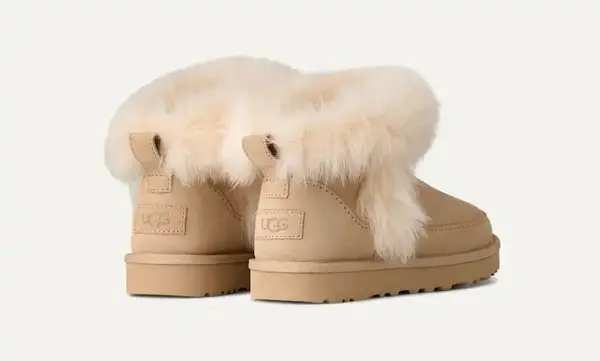 UGG Classic Ultra Mini Chalet Boots - Nude