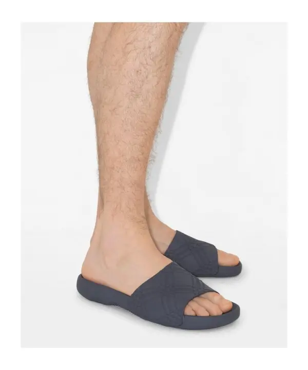 Burberry Embossed Check Dive Slides - Magnet