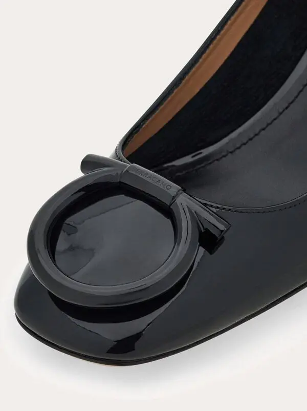 FERRAGAMO Maxi Gancini Block Heel Pumps - Black