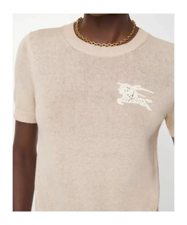 Burberry Anisa Short-sleeve Knitted Top With Equestrian Knight Design - Easel Beige