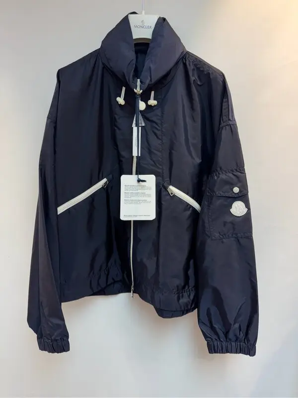 Moncler Logo Patch Zip-up Jacket - Navy Blue