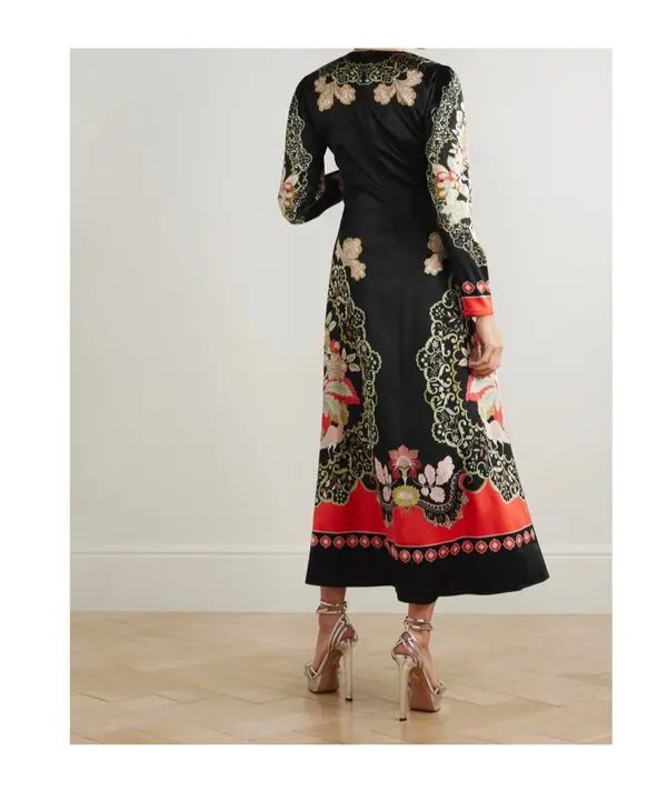 La DoubleJ Clingy Swing Long Sleeve Maxi Dress - Black