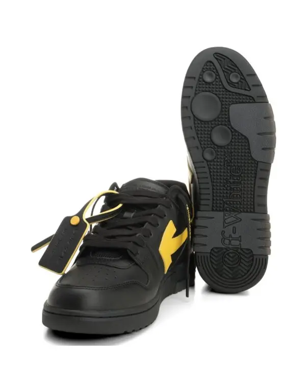 Off-White Round Toe Low-top Sneakers - Black