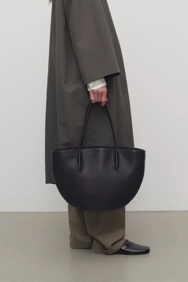 THE ROW Alger Tote Bag - Black