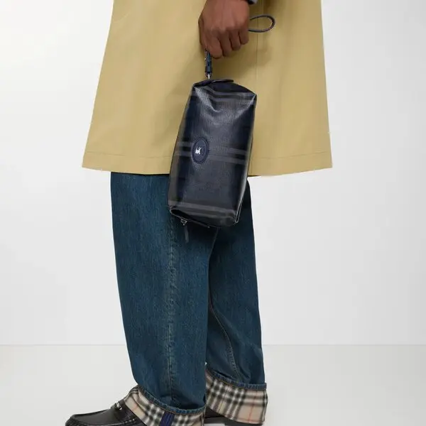 Burberry Highlands Wash Bag - Navy