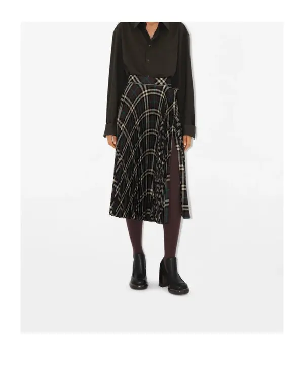Burberry Checked Pleated Flared Hem Skirt - Comfortable Brown