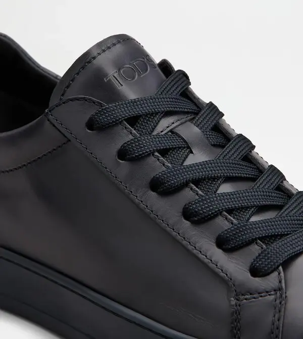 TOD'S Lace-up Round Toe Low-top Sneakers - Black