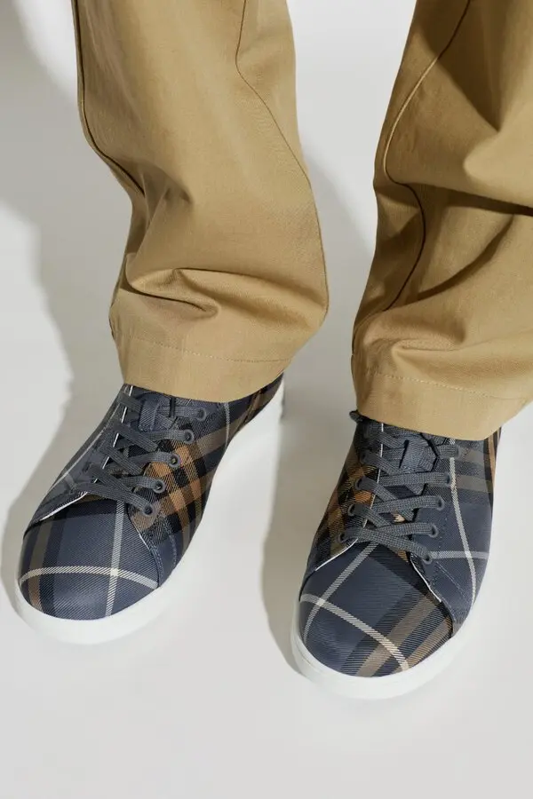 Burberry Checked Low-top Sneakers - Grey