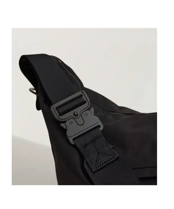 Y3 Logo Detailed Zipped Tote Bag
