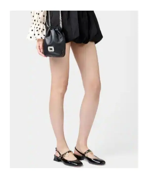 ROGER VIVIER Très Vivier Slingback Mary Janes