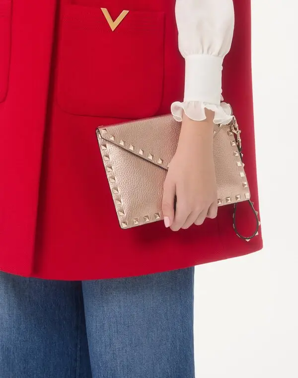 Valentino Garavani Rockstud Laminated Grainy Calfskin Clutch Bag - Nude