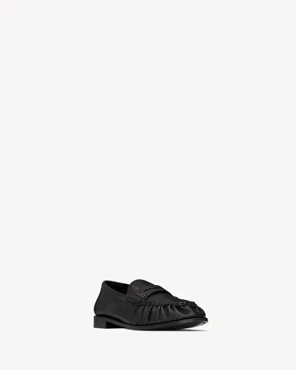 Saint Laurent Le Loafer Logo Plaque Slip-on Loafers - Black