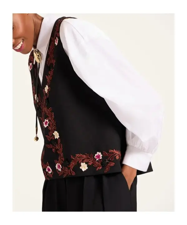 La DoubleJ Scala Floral V-neck Top