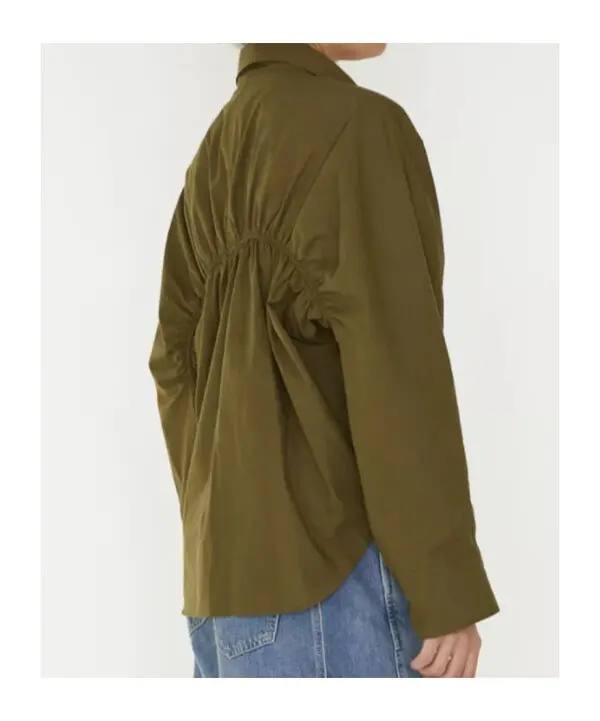 Closed Long-sleeved Collared Shirt With Buttoned Cuffs And Pleated Back Detail
