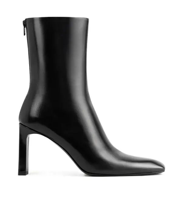 TOTEME Square-toe Side Zip Ankle Boots