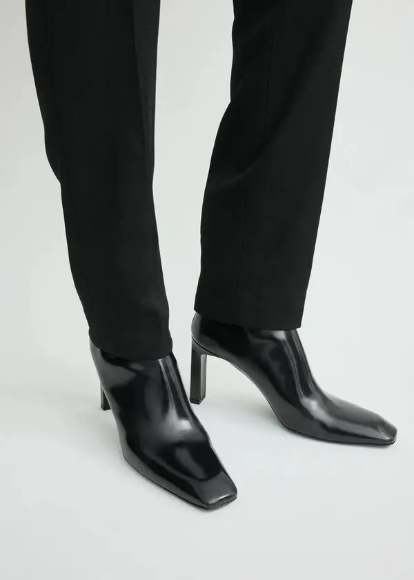 TOTEME Square-toe Side Zip Ankle Boots