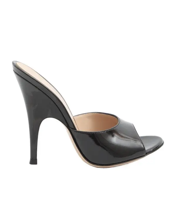 GIANVITO ROSSI Sofia Mules - Black