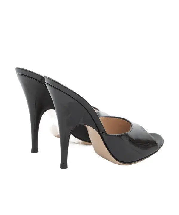 GIANVITO ROSSI Sofia Mules - Black