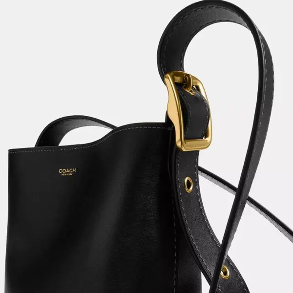 COACH Logo Detail Shoulder Bag - Black