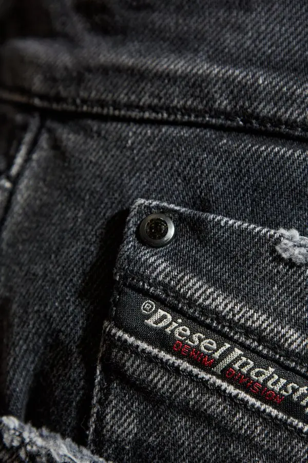 DIESEL® 2019 D-strukt Slim Fit Jeans - Grey
