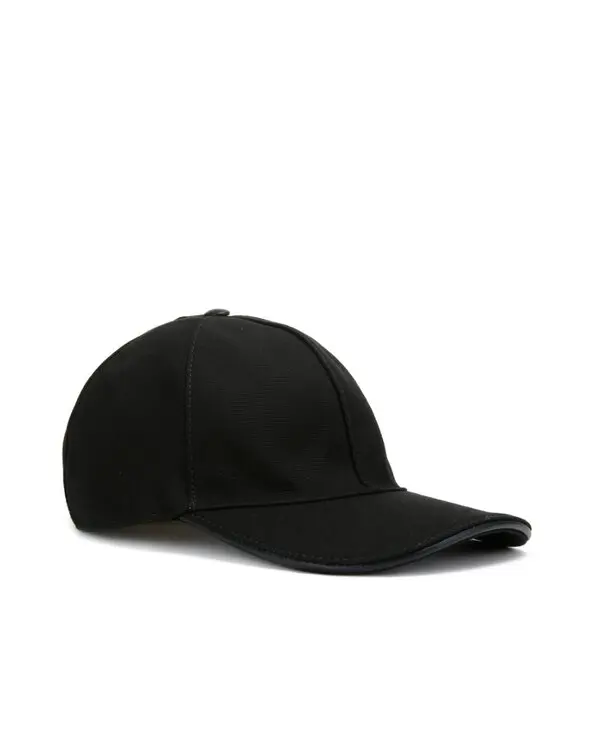 Gucci Baseball Cap With Logo Detail