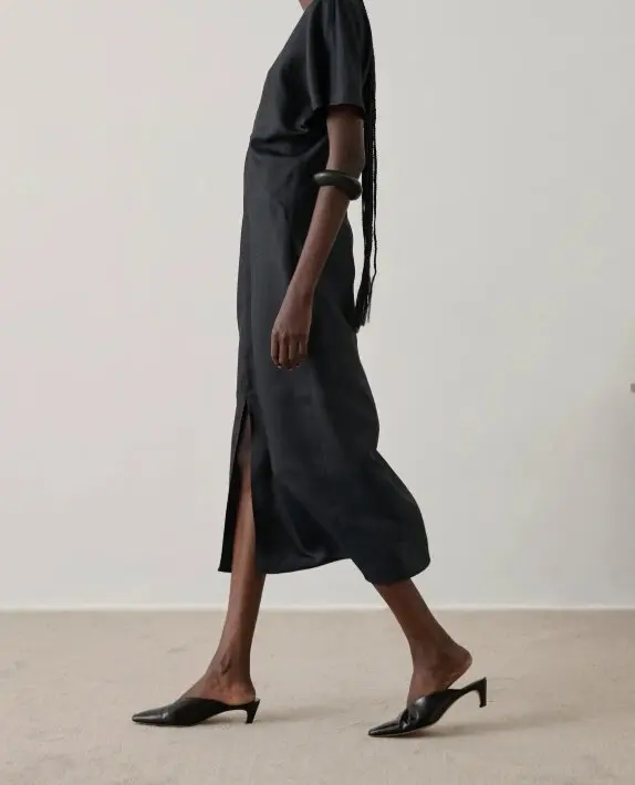 Soeur Ella Midi Dress With Back Slit And Pleated Detail - Black