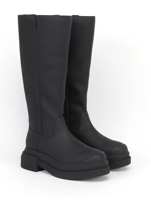 STUART WEITZMAN Round Toe Knee-high Boots