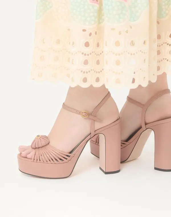 Valentino Garavani Coeur Royal Platform Sandals - Nude