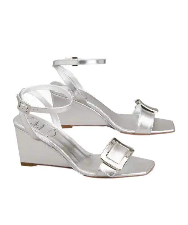 ROGER VIVIER Belle Buckle Wedge Sandals - Silver