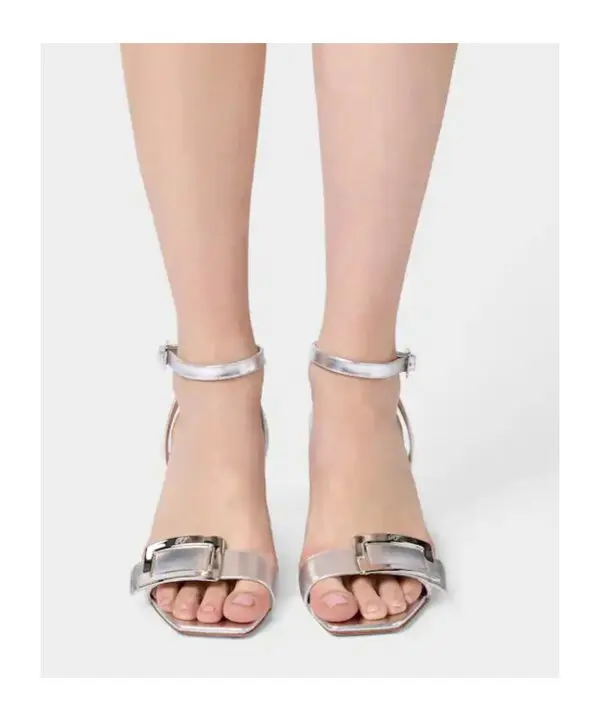 ROGER VIVIER Belle Buckle Wedge Sandals - Silver