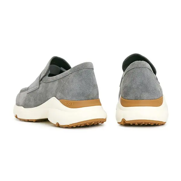 TOD'S Round Toe Slip-on Loafers