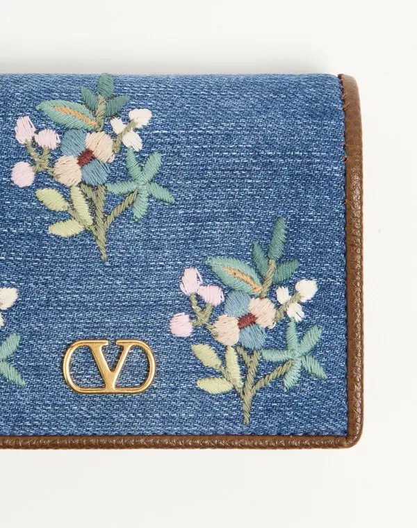 Valentino Garavani Vlogo Signature Wallet