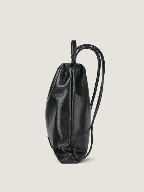 Givenchy Antigona Backpack In Grained Shiny Leather - Black