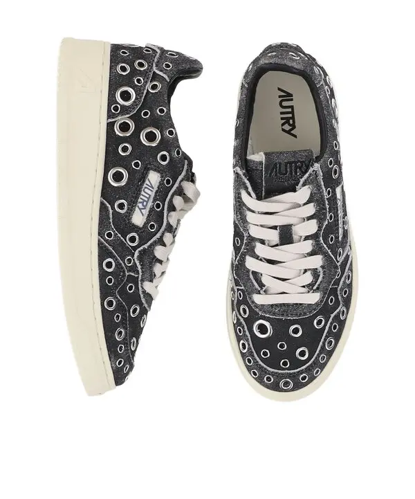 AUTRY Medalist Studded Low Top Sneakers