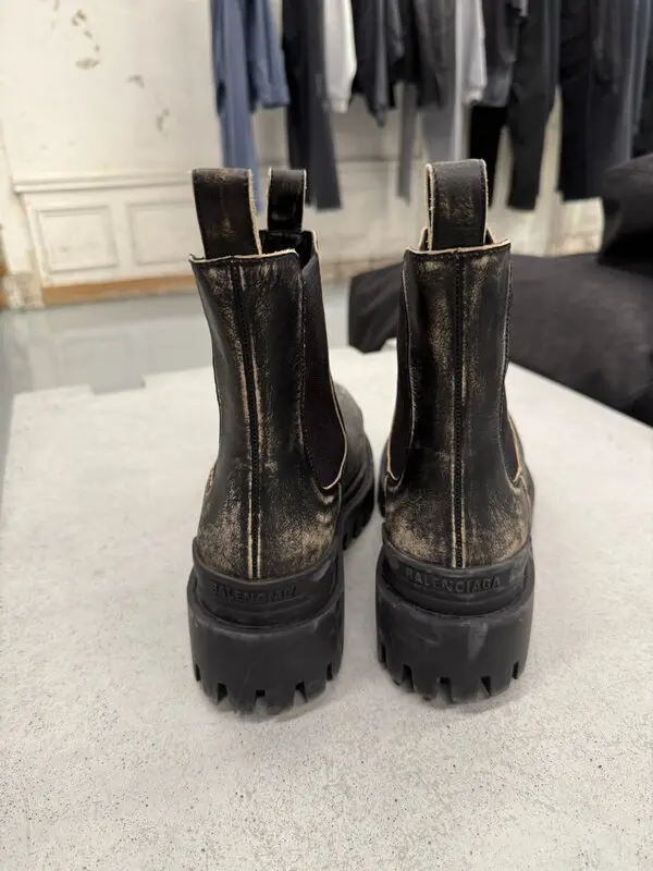 Balenciaga Strike Chelsea Boots - Black
