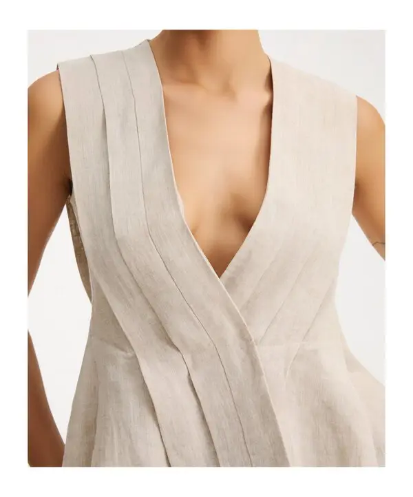 Marella Sleeveless V-neck Top With Front Pleats