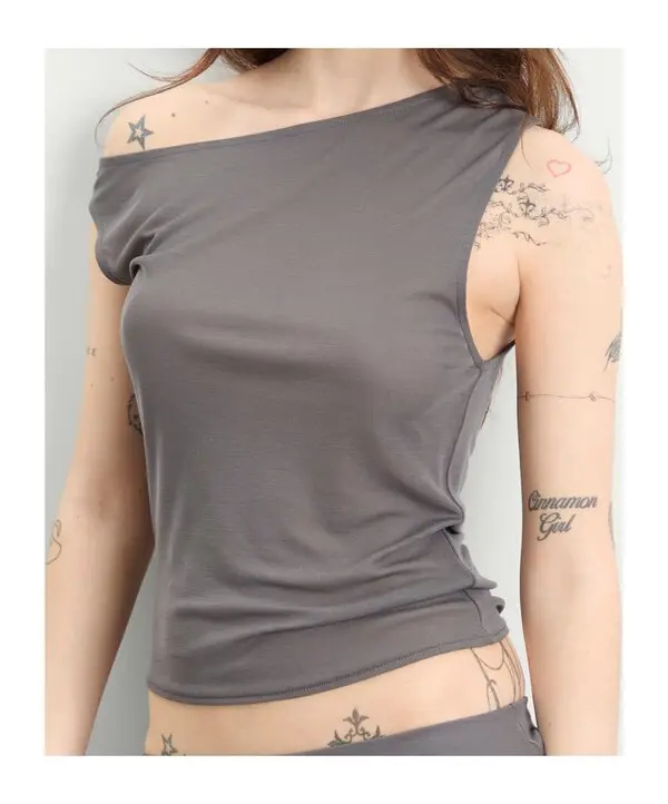 ST. AGNI Asymmetrical One Shoulder Top