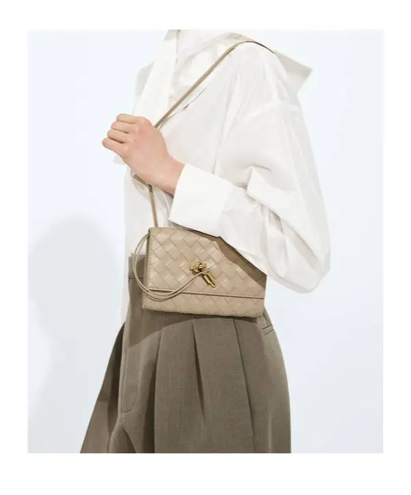 Bottega Veneta Andiamo Intrecciato Shoulder Bag - Off-white